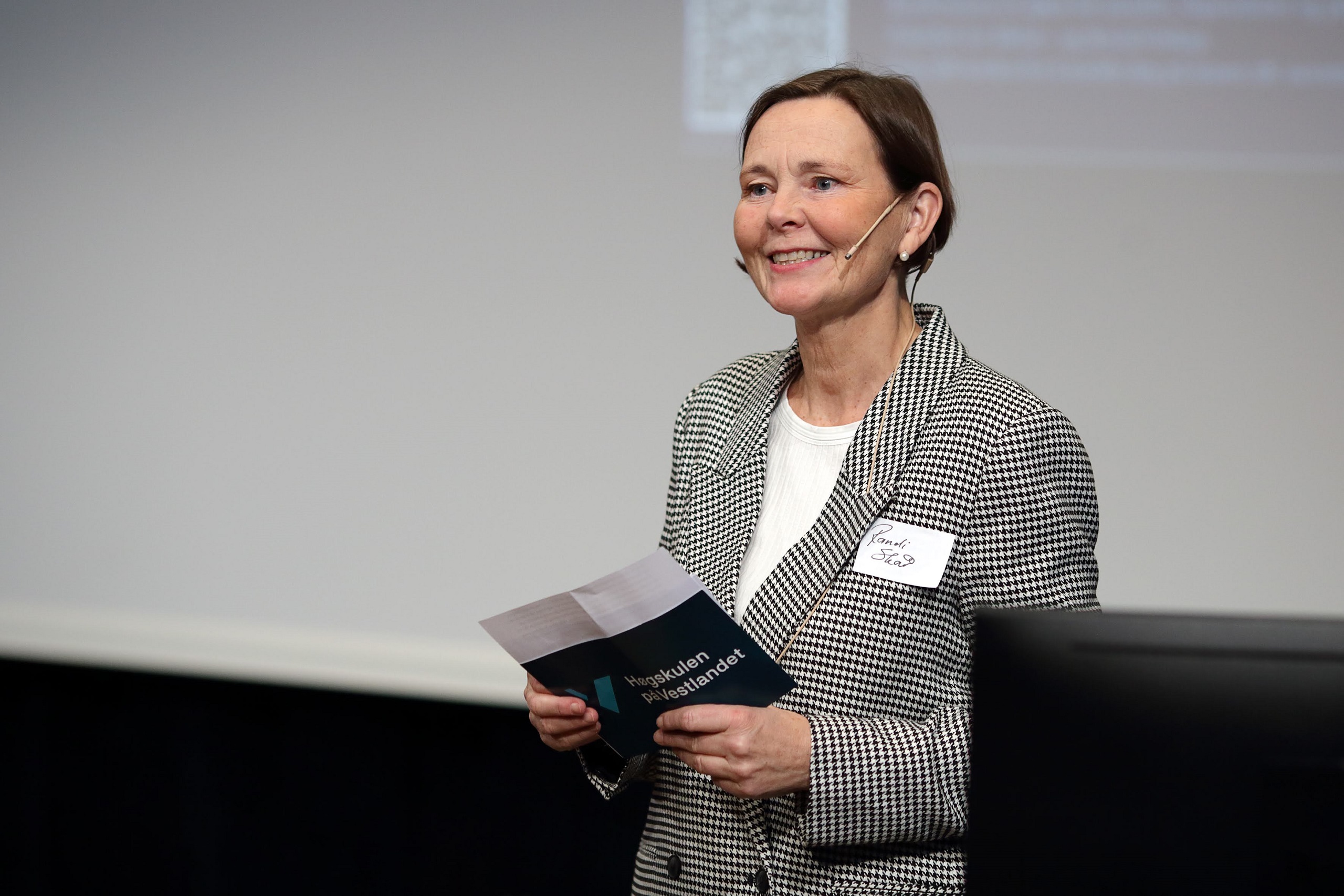 Ein sjukepleiar og ein klinisk psykolog = forsking som ser heile ...